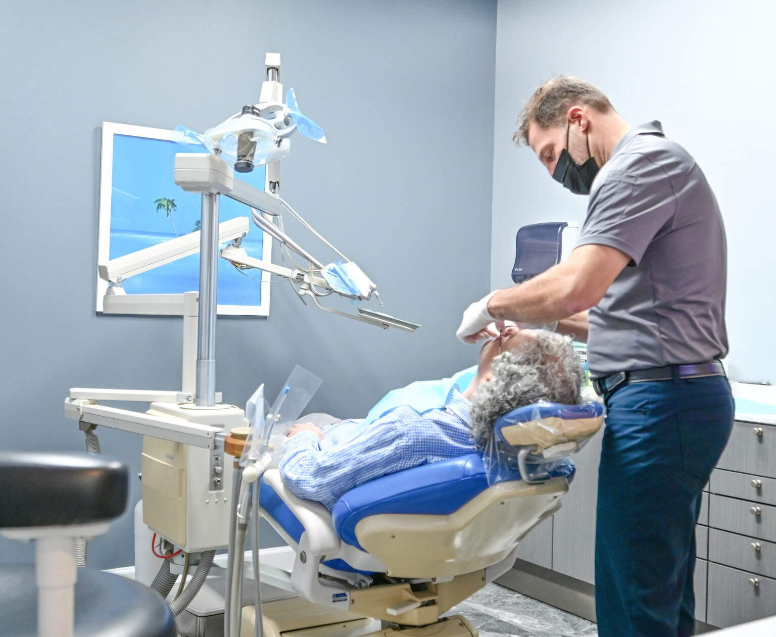 Removing Teeth for Dentures | What to Expect in Rockville MD